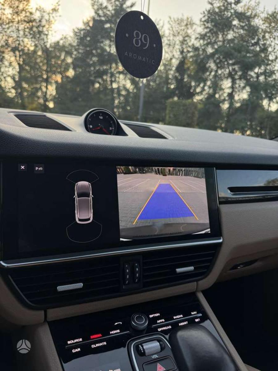 Grey Porsche Cayenne 2019 in Vilnius, with an engine capacity of 2.89 L and mileage of 200 thousand km for 38000 €, photo 21 on AUTOMOTO.COM.LV