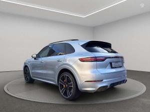 Grey Porsche Cayenne 2019 in Vilnius, with an engine capacity of 4.00 L and mileage of 130 thousand km for 54900 €, photo 4 on AUTOMOTO.COM.LV
