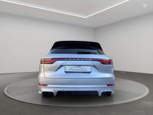 Grey Porsche Cayenne 2019 in Vilnius, with an engine capacity of 4.00 L and mileage of 130 thousand km for 54900 €, photo 5 on AUTOMOTO.COM.LV