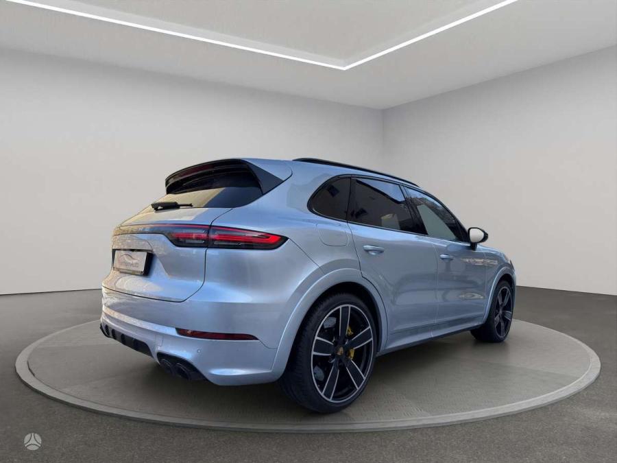 Grey Porsche Cayenne 2019 in Vilnius, with an engine capacity of 4.00 L and mileage of 130 thousand km for 54900 €, photo 7 on AUTOMOTO.COM.LV