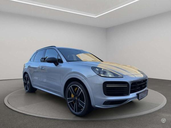 Grey Porsche Cayenne 2019 in Vilnius, with an engine capacity of 4.00 L and mileage of 130 thousand km for 54900 €, photo 8 on AUTOMOTO.COM.LV