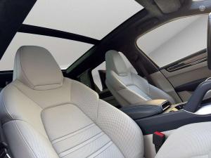 Grey Porsche Cayenne 2019 in Vilnius, with an engine capacity of 4.00 L and mileage of 130 thousand km for 54900 €, photo 21 on AUTOMOTO.COM.LV