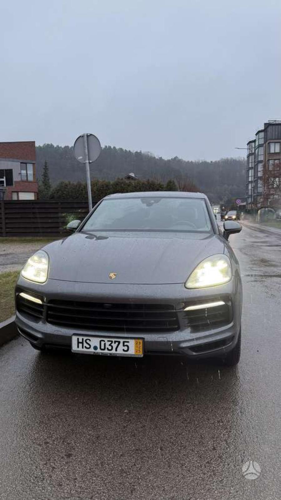 Pelēks Porsche Cayenne 2020 Kauņa, ar dzinēja tilpumu 3.00 L un nobraukumu 50 tūkst. km par 59500 €, foto 1 vietnē AUTOMOTO.COM.LV