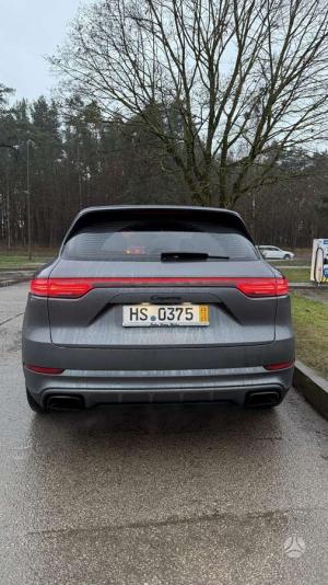 Pelēks Porsche Cayenne 2020 Kauņa, ar dzinēja tilpumu 3.00 L un nobraukumu 50 tūkst. km par 59500 €, foto 2 vietnē AUTOMOTO.COM.LV