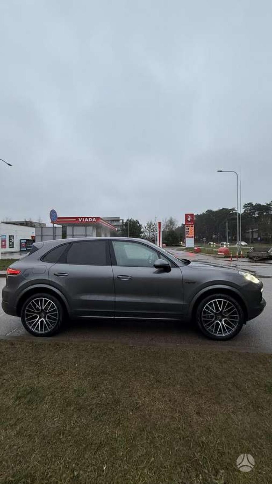 Pelēks Porsche Cayenne 2020 Kauņa, ar dzinēja tilpumu 3.00 L un nobraukumu 50 tūkst. km par 59500 €, foto 4 vietnē AUTOMOTO.COM.LV