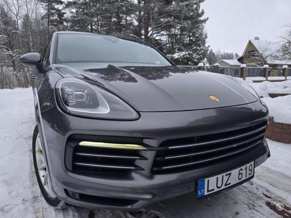 Grey Porsche Cayenne 2020 in Utena, with an engine capacity of 2.89 L and mileage of 204 thousand km for 33900 €, photo 7 on AUTOMOTO.COM.LV