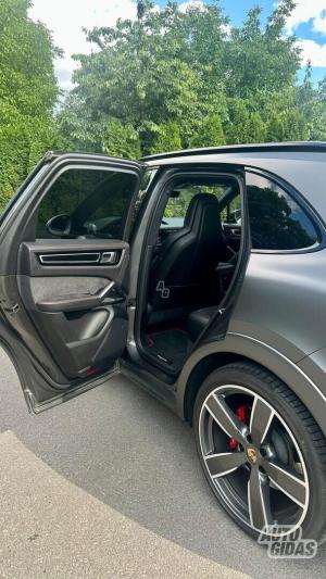 Pelēks Porsche Cayenne 2020 Viļņa, ar dzinēja tilpumu 4.00 L un nobraukumu 120 tūkst. km par 63000 €, foto 18 vietnē AUTOMOTO.COM.LV