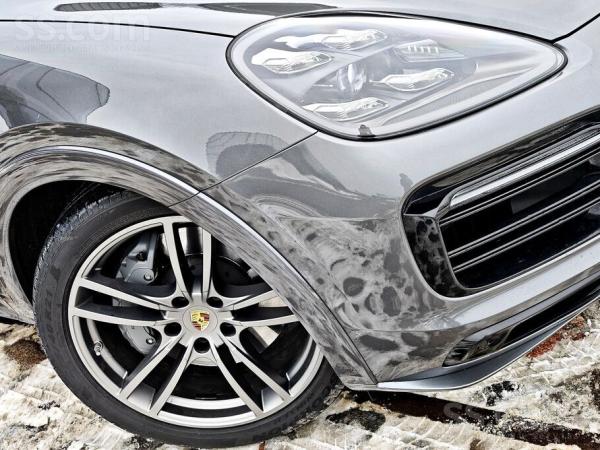 Pelēks Porsche Cayenne 2020 Rīga, ar dzinēja tilpumu 2.90 L un nobraukumu 76 tūkst. km par 65555 €, foto 9 vietnē AUTOMOTO.COM.LV