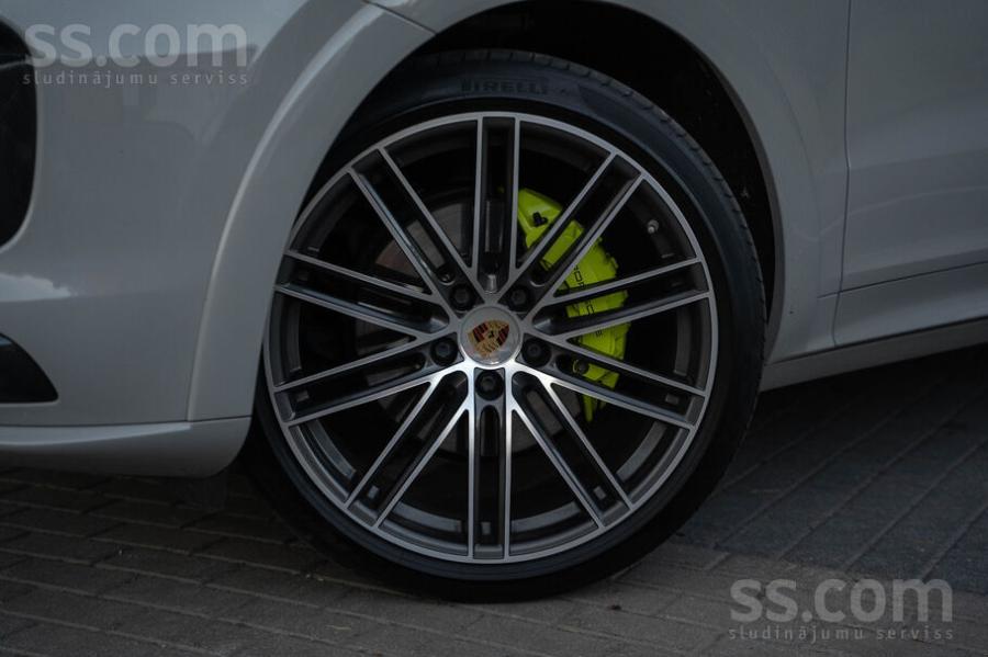 Pelēks Porsche Cayenne 2020 Rīga, ar dzinēja tilpumu 3.00 L un nobraukumu 131 tūkst. km par 65990 €, foto 3 vietnē AUTOMOTO.COM.LV