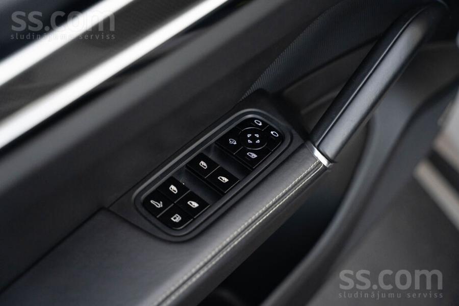 Pelēks Porsche Cayenne 2020 Rīga, ar dzinēja tilpumu 3.00 L un nobraukumu 131 tūkst. km par 65990 €, foto 19 vietnē AUTOMOTO.COM.LV