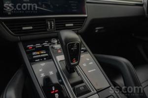 Pelēks Porsche Cayenne 2020 Rīga, ar dzinēja tilpumu 3.00 L un nobraukumu 131 tūkst. km par 65990 €, foto 28 vietnē AUTOMOTO.COM.LV