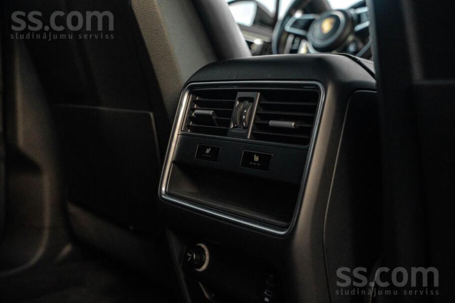 Pelēks Porsche Cayenne 2020 Rīga, ar dzinēja tilpumu 3.00 L un nobraukumu 131 tūkst. km par 65990 €, foto 35 vietnē AUTOMOTO.COM.LV
