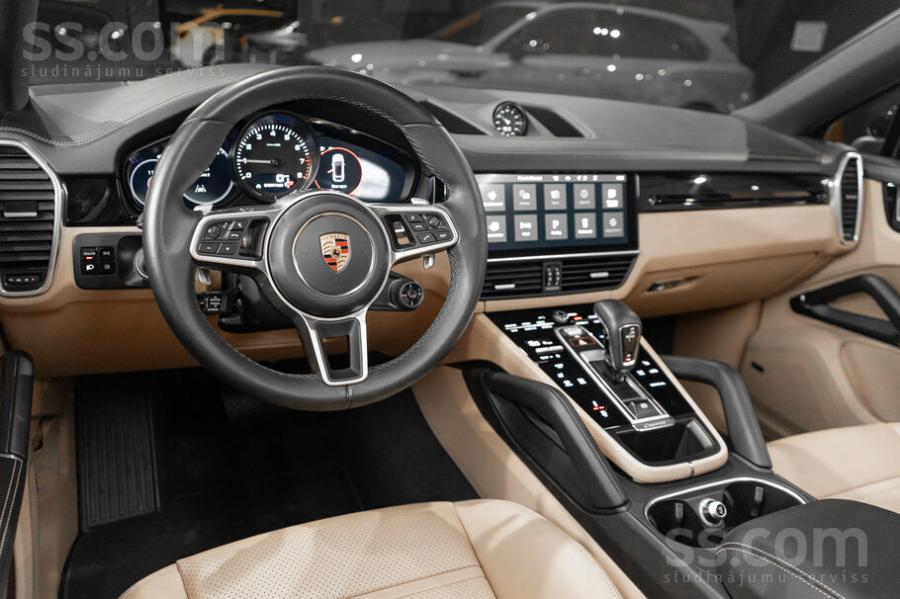 Grey Porsche Cayenne 2020 in Riga, with an engine capacity of 3.00 L and mileage of 99 thousand km for 68900 €, photo 10 on AUTOMOTO.COM.LV