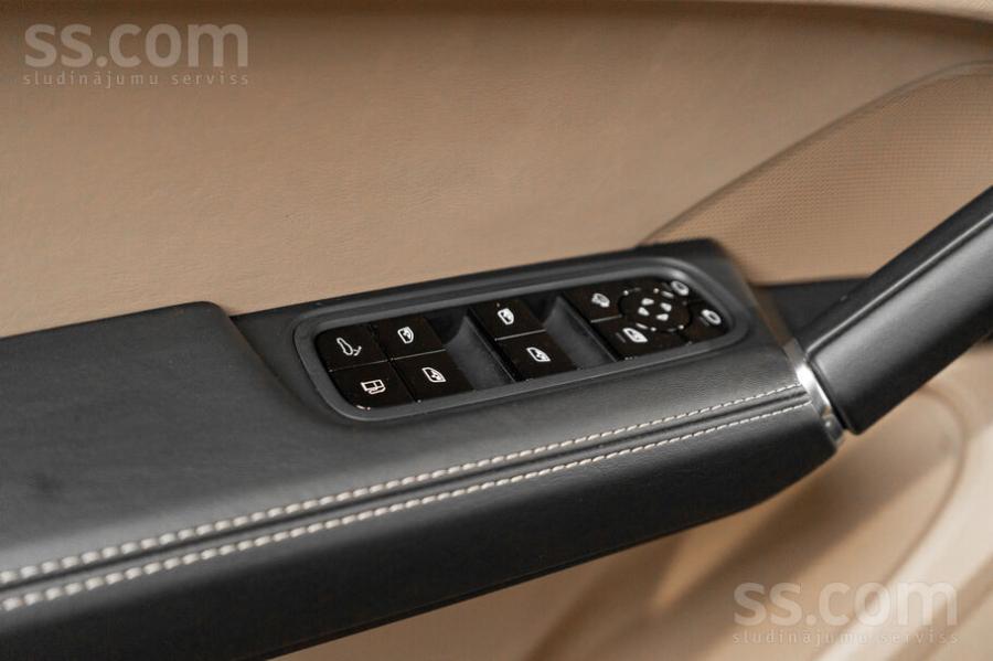 Grey Porsche Cayenne 2020 in Riga, with an engine capacity of 3.00 L and mileage of 99 thousand km for 68900 €, photo 17 on AUTOMOTO.COM.LV