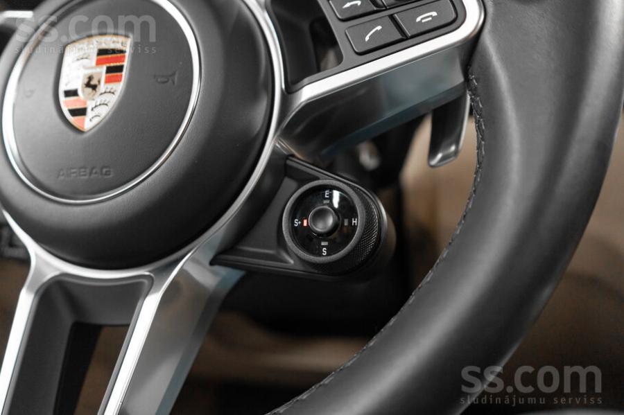 Grey Porsche Cayenne 2020 in Riga, with an engine capacity of 3.00 L and mileage of 99 thousand km for 68900 €, photo 24 on AUTOMOTO.COM.LV
