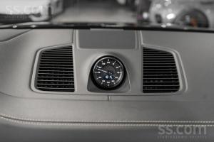 Grey Porsche Cayenne 2020 in Riga, with an engine capacity of 3.00 L and mileage of 99 thousand km for 68900 €, photo 28 on AUTOMOTO.COM.LV