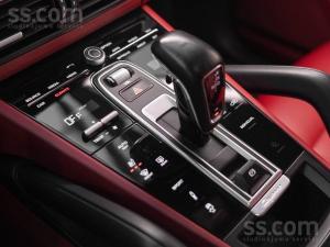 Pelēks Porsche Cayenne 2020 Rīga, ar dzinēja tilpumu 3.00 L un nobraukumu 153 tūkst. km par 44900 €, foto 24 vietnē AUTOMOTO.COM.LV