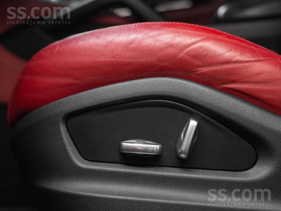Pelēks Porsche Cayenne 2020 Rīga, ar dzinēja tilpumu 3.00 L un nobraukumu 153 tūkst. km par 44900 €, foto 31 vietnē AUTOMOTO.COM.LV