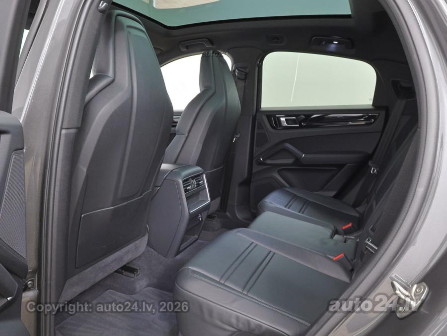 Pelēks Porsche Cayenne 2020 Tallina, ar dzinēja tilpumu 3.00 L un nobraukumu 75 tūkst. km par 64500 €, foto 13 vietnē AUTOMOTO.COM.LV