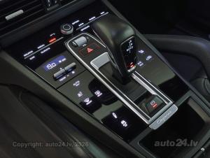 Pelēks Porsche Cayenne 2020 Tallina, ar dzinēja tilpumu 3.00 L un nobraukumu 75 tūkst. km par 64500 €, foto 19 vietnē AUTOMOTO.COM.LV