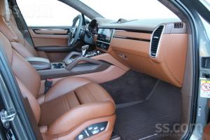 Pelēks Porsche Cayenne 2020 Rīga, ar dzinēja tilpumu 4.00 L un nobraukumu 121 tūkst. km par 63000 €, foto 14 vietnē AUTOMOTO.COM.LV