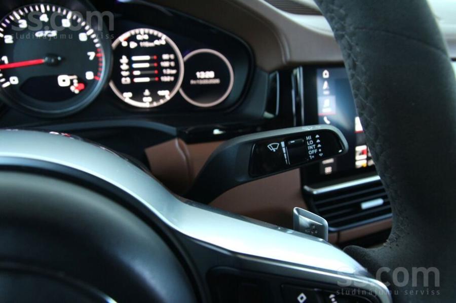 Pelēks Porsche Cayenne 2020 Rīga, ar dzinēja tilpumu 4.00 L un nobraukumu 121 tūkst. km par 63000 €, foto 24 vietnē AUTOMOTO.COM.LV