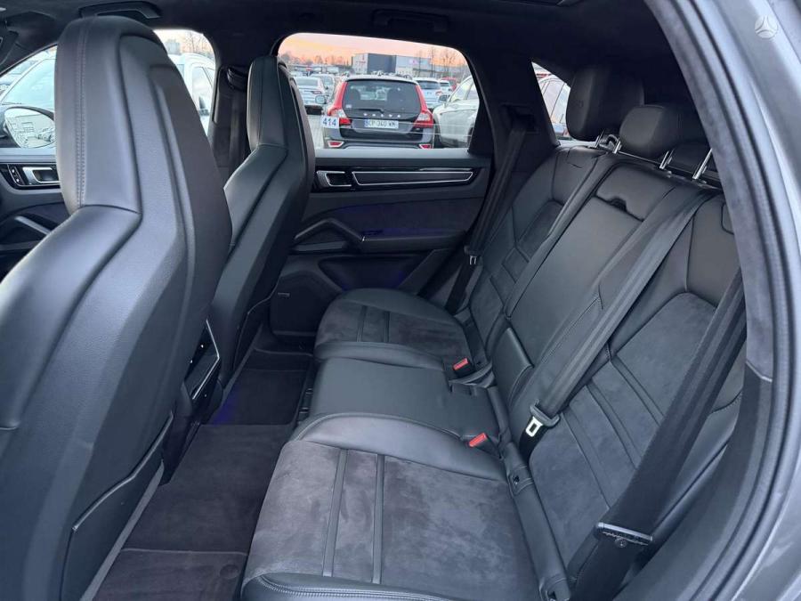 Pelēks Porsche Cayenne 2020 Klaipėda, ar dzinēja tilpumu 4.00 L un nobraukumu 185 tūkst. km par 45300 €, foto 24 vietnē AUTOMOTO.COM.LV