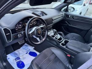 Pelēks Porsche Cayenne 2020 Klaipėda, ar dzinēja tilpumu 4.00 L un nobraukumu 185 tūkst. km par 45300 €, foto 28 vietnē AUTOMOTO.COM.LV