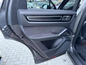 Pelēks Porsche Cayenne 2020 Klaipėda, ar dzinēja tilpumu 4.00 L un nobraukumu 185 tūkst. km par 45300 €, foto 33 vietnē AUTOMOTO.COM.LV