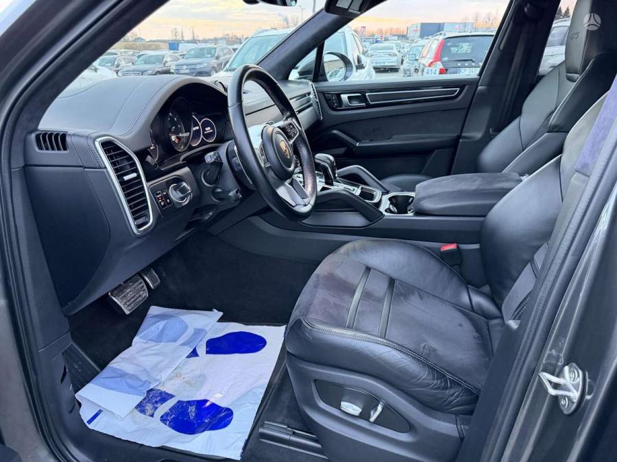Pelēks Porsche Cayenne 2020 Klaipėda, ar dzinēja tilpumu 4.00 L un nobraukumu 185 tūkst. km par 45300 €, foto 36 vietnē AUTOMOTO.COM.LV