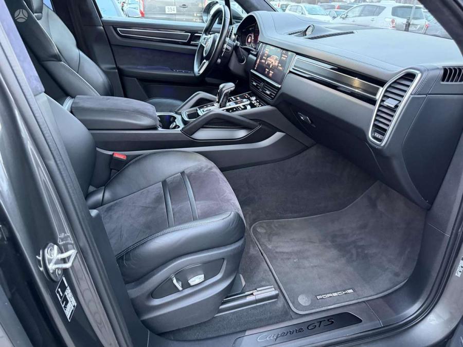 Pelēks Porsche Cayenne 2020 Klaipėda, ar dzinēja tilpumu 4.00 L un nobraukumu 185 tūkst. km par 45300 €, foto 38 vietnē AUTOMOTO.COM.LV