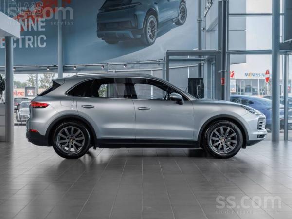 Grey Porsche Cayenne 2020 in Riga, with an engine capacity of 3.00 L and mileage of 115 thousand km for 45900 €, photo 6 on AUTOMOTO.COM.LV