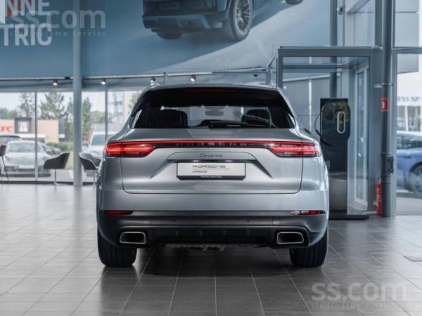 Grey Porsche Cayenne 2020 in Riga, with an engine capacity of 3.00 L and mileage of 115 thousand km for 45900 €, photo 7 on AUTOMOTO.COM.LV