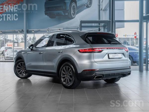 Grey Porsche Cayenne 2020 in Riga, with an engine capacity of 3.00 L and mileage of 115 thousand km for 45900 €, photo 10 on AUTOMOTO.COM.LV