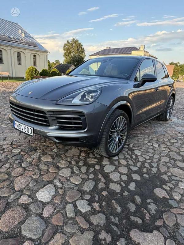 Pelēks Porsche Cayenne 2020 Kėdainiai, ar dzinēja tilpumu 2.89 L un nobraukumu 202 tūkst. km par 39000 €, foto 2 vietnē AUTOMOTO.COM.LV