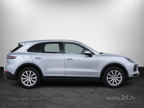 Grey Porsche Cayenne 2020 in Tallinn, with an engine capacity of 3.00 L and mileage of 73 thousand km for 55000 €, photo 7 on AUTOMOTO.COM.LV