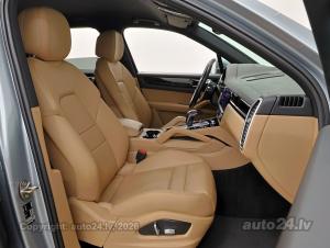 Pelēks Porsche Cayenne 2020 Tallina, ar dzinēja tilpumu 3.00 L un nobraukumu 73 tūkst. km par 55000 €, foto 12 vietnē AUTOMOTO.COM.LV