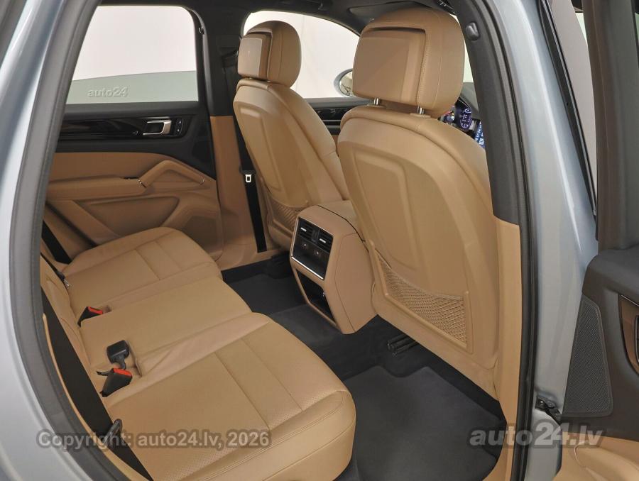 Pelēks Porsche Cayenne 2020 Tallina, ar dzinēja tilpumu 3.00 L un nobraukumu 73 tūkst. km par 55000 €, foto 13 vietnē AUTOMOTO.COM.LV