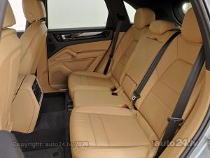 Pelēks Porsche Cayenne 2020 Tallina, ar dzinēja tilpumu 3.00 L un nobraukumu 73 tūkst. km par 55000 €, foto 14 vietnē AUTOMOTO.COM.LV