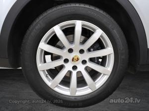 Pelēks Porsche Cayenne 2020 Tallina, ar dzinēja tilpumu 3.00 L un nobraukumu 73 tūkst. km par 55000 €, foto 23 vietnē AUTOMOTO.COM.LV