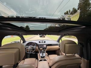 Grey Porsche Cayenne 2020 in Kaunas, with an engine capacity of 2.89 L and mileage of 213 thousand km for 32500 €, photo 6 on AUTOMOTO.COM.LV
