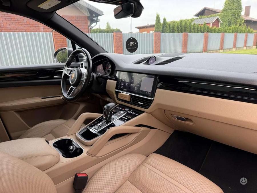 Grey Porsche Cayenne 2020 in Kaunas, with an engine capacity of 2.89 L and mileage of 213 thousand km for 32500 €, photo 21 on AUTOMOTO.COM.LV