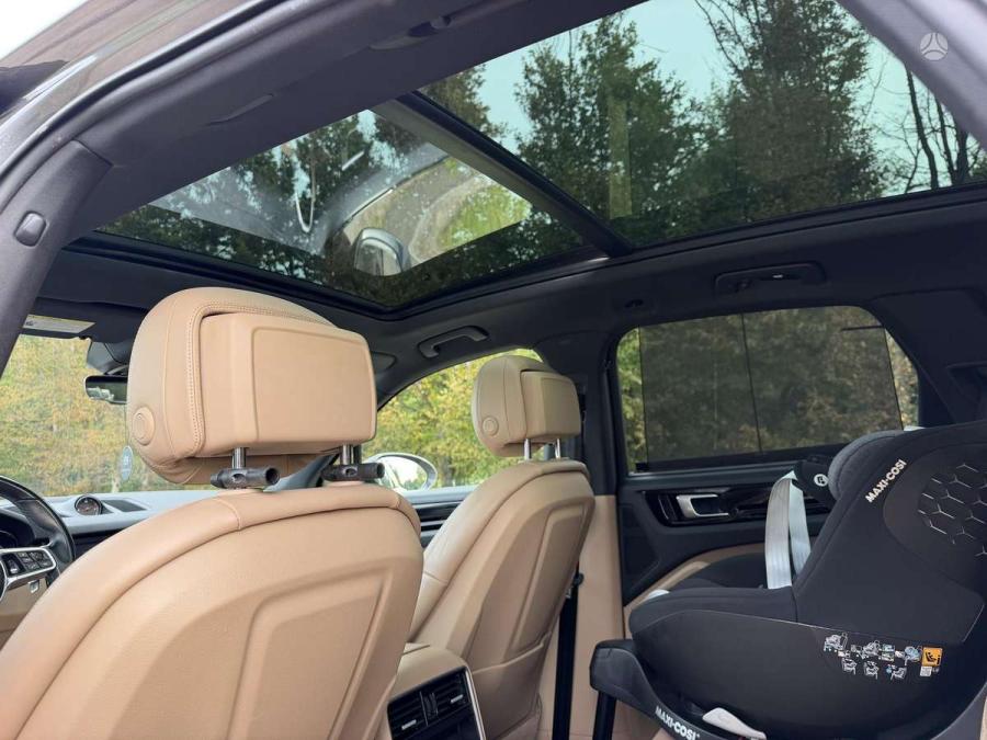 Grey Porsche Cayenne 2020 in Kaunas, with an engine capacity of 2.89 L and mileage of 213 thousand km for 32500 €, photo 23 on AUTOMOTO.COM.LV