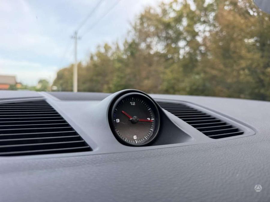 Grey Porsche Cayenne 2020 in Kaunas, with an engine capacity of 2.89 L and mileage of 213 thousand km for 32500 €, photo 34 on AUTOMOTO.COM.LV