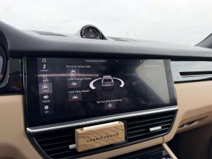 Grey Porsche Cayenne 2020 in Kaunas, with an engine capacity of 2.89 L and mileage of 213 thousand km for 32500 €, photo 36 on AUTOMOTO.COM.LV