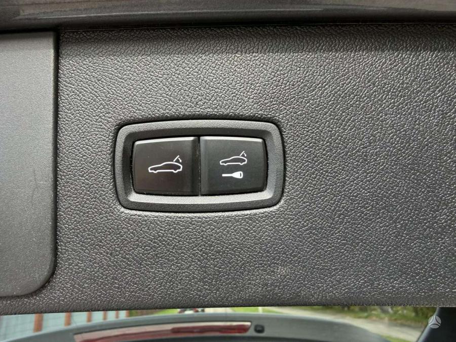 Grey Porsche Cayenne 2020 in Kaunas, with an engine capacity of 2.89 L and mileage of 213 thousand km for 32500 €, photo 40 on AUTOMOTO.COM.LV