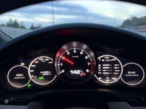 Grey Porsche Cayenne 2020 in Kaunas, with an engine capacity of 2.89 L and mileage of 213 thousand km for 32500 €, photo 49 on AUTOMOTO.COM.LV