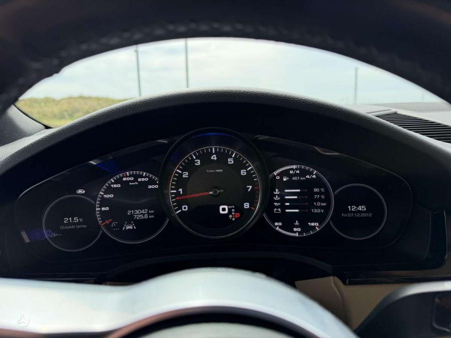 Grey Porsche Cayenne 2020 in Kaunas, with an engine capacity of 2.89 L and mileage of 213 thousand km for 32500 €, photo 51 on AUTOMOTO.COM.LV