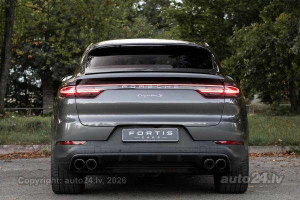 Porsche Cayenne 2020 in Tallinn on AUTOMOTO.COM.LV Grey Porsche Cayenne 2020 in Tallinn, with an engine capacity of 2.90 L and mileage of 128 thousand km for 71900 €, photo 8 on AUTOMOTO.COM.LV