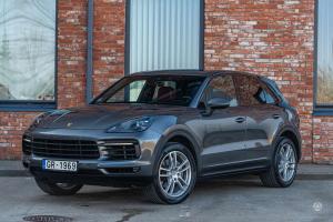 Grey Porsche Cayenne 2020 in Riga, with an engine capacity of 3.00 L and mileage of 153 thousand km for 44900 €, photo  on AUTOMOTO.COM.LV